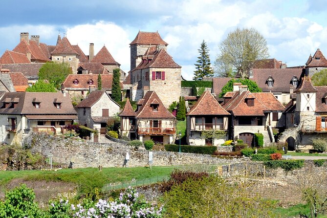 Hike to discover the most beautiful villages of France of the Dordogne valley : Loubressac and Autoire - Discovering the Charm of the Dordogne: A Walk Through Loubressac and Autoire