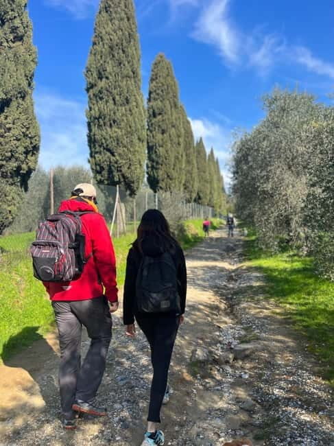 Hike with Lunch & Wine in da Vincis Land in Tuscany - Practical Details and What to Expect