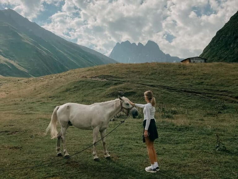 Hiking & Photo Experience in Kazbegi - What Makes the Landscapes Unforgettable