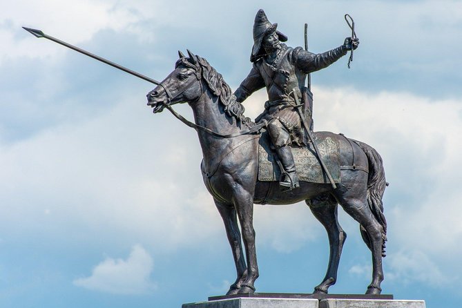 Historic Madrid: Exclusive Private Tour with a Local Expert - Key Points