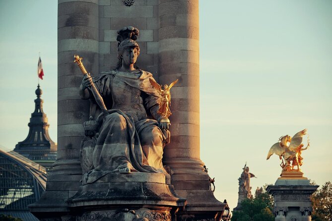 Historic Paris: Exclusive Private Tour with a Local Expert - Key Points