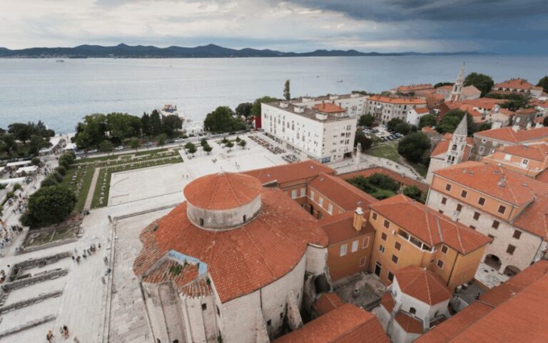 History Walking Group Tour in Old Center of Zadar - Deep Dive into the Experience