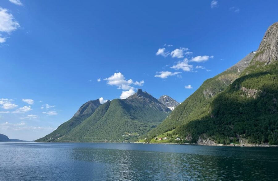 Hjørundfjord Fjord Cruise Ålesund-Øye one way - What to Expect During the Cruise