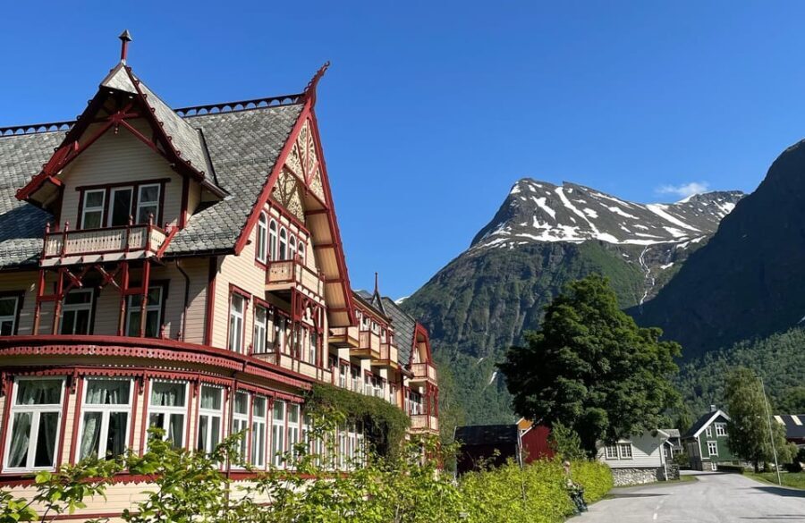 Hjørundfjord Fjord Cruise roundtrip from Ålesund - The Itinerary Breakdown: What You Can Expect