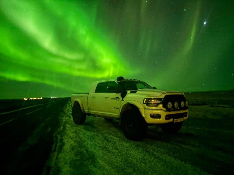 Hvolsvöllur: Northern Lights Hunt Guided Tour - An In-Depth Look at the Northern Lights Hunt Experience
