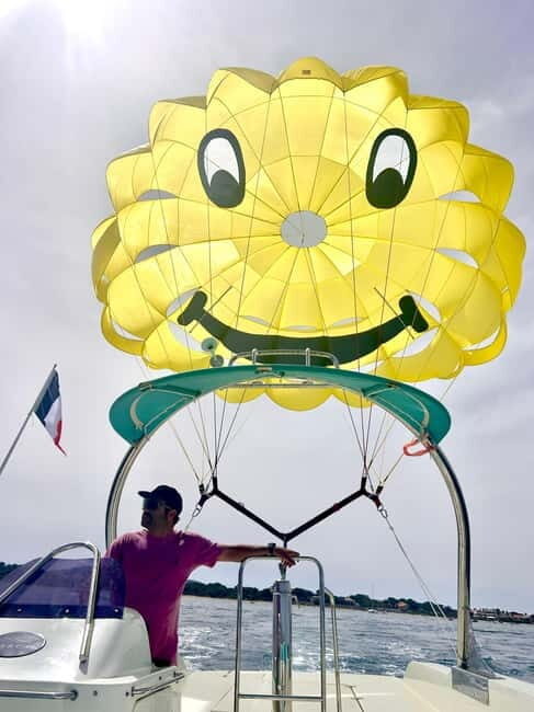 Hyères: Parasailing - Why the Views Are Unbeatable
