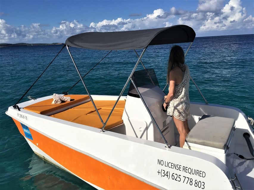 Ibiza: Discover the best coves in a boat driven by yourself - Key Points