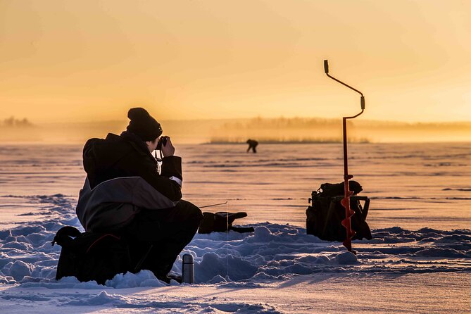 Ice Fishing on a Frozen Lake in Levi - How the Tour Opens Up an Arctic World