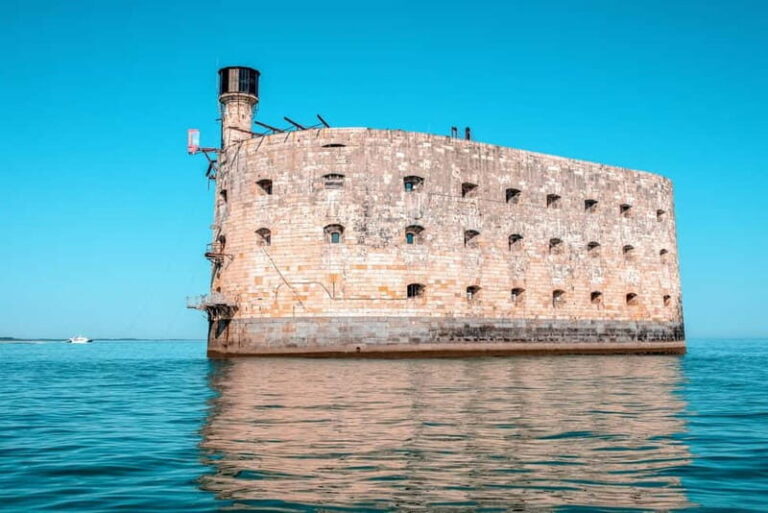 Ile d'Oléron - Boyardville : boat trip to Fort Boyard 1h00 - The Itinerary in Detail