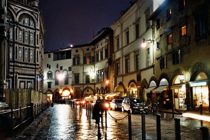 Illuminated Florence Tour for Kids and Families with Gelato and Pizza - The Experience with Guides
