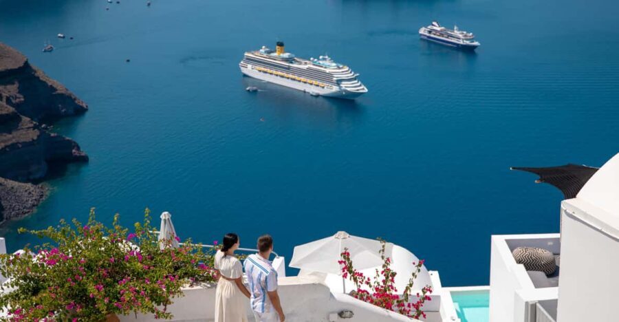 Imerovigli Santorini Photoshoot - Why This Photoshoot Offers Great Value