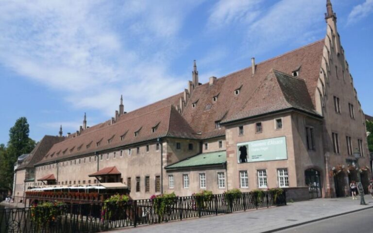 Immersive guided tour of Strasbourg in the 15th century - Gazing at the Cathedral’s Tall Spire