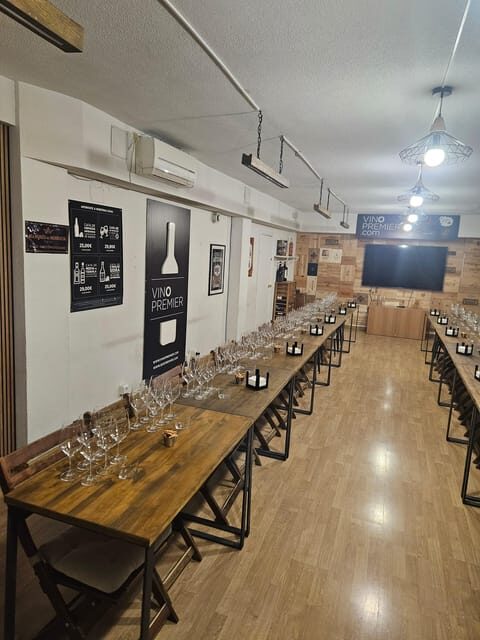 Initiation tasting to the world of wine + tasting of Iberian cured meats - A Closer Look at the Tours Details