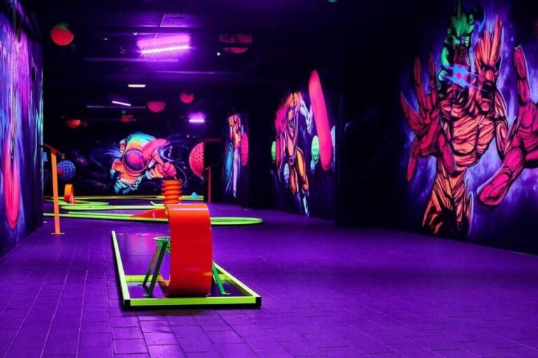 Innsbruck: 3D Mini Golf with Dazzling Light Effects - The Course and Its Creativity