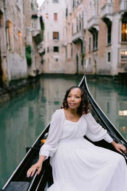 Instagram tour of Venice with a private photographer. - An Experience Dressed for Memorable Photos