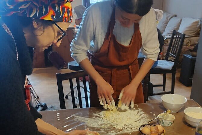 Intimate and authentic Pasta Lesson & Chianti wine. Free parking - The Value Proposition