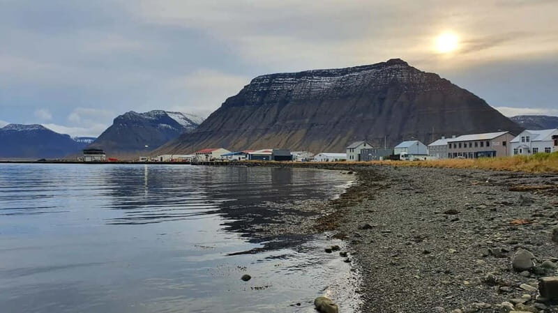 Ísafjörður: Flateyri Village tour: Nature, Culture, History - The Journey Begins: From Ísafjörður to Flateyri