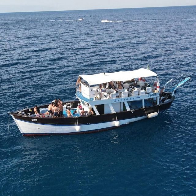 Ischia: Island Boat Tour with Neapolitan Lunch & Snorkeling - What Makes This Tour a Great Deal