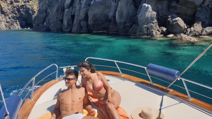 Island of Ischia: private full day boat tour on Aprea 7,5m O - FAQs