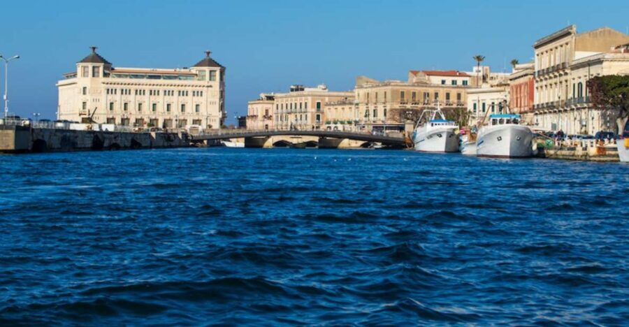 Island of Ortigia: Sunset Boat Tour with Aperitif - The Experience on Board