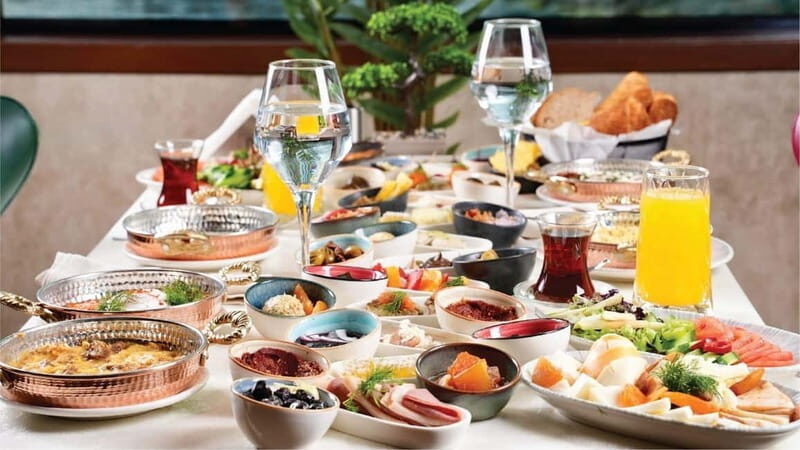 Istanbul: Bosphorus Morning Cruise with Breakfast - Who Will Love This Tour?