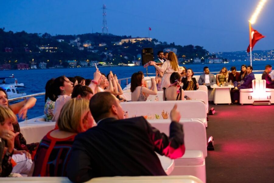 Istanbul: Bosphorus Sunset Cruise with Dinner - Who Will Love This Cruise?