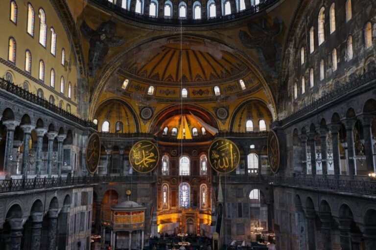 Istanbul: Byzantine & Ottoman Relics Eco with Lunch & Guide