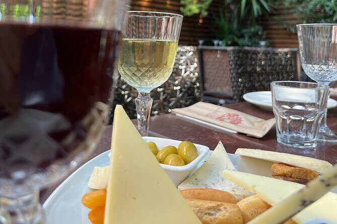 Istanbul food and wine tasting tour with a local guide. - Thorough Breakdown of the Itinerary: What You Can Expect