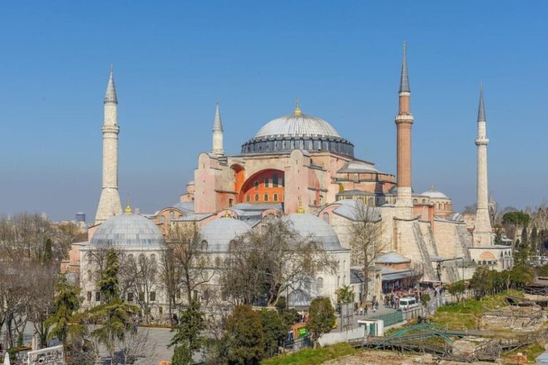 Istanbul: Hagia Sophia and Blue Mosque Tour with Tickets - The Authentic Feel of the Guided Walk