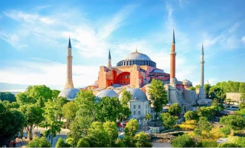Istanbul: Historical Peninsula Tour with Expert Guide - Exploring Topkapi Palace