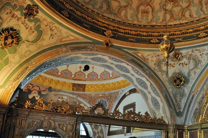 Istanbul: Private Tour Topkapi Palace and Harem - Exploring Topkapi Palace