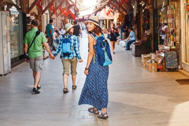 Istanbul: Professional photoshoot at Grand Bazaar - Detailed Breakdown of the Itinerary