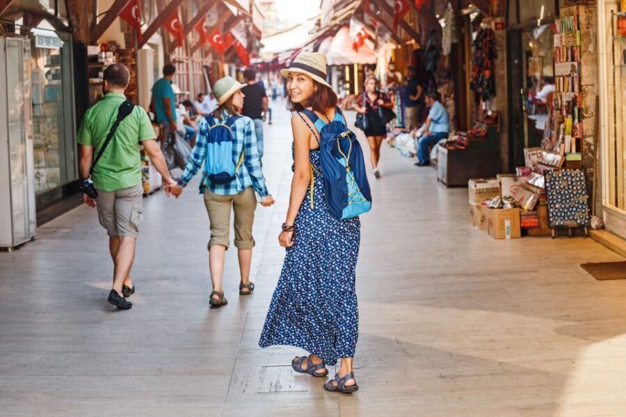 Istanbul: Professional photoshoot at Grand Bazaar - Detailed Breakdown of the Itinerary