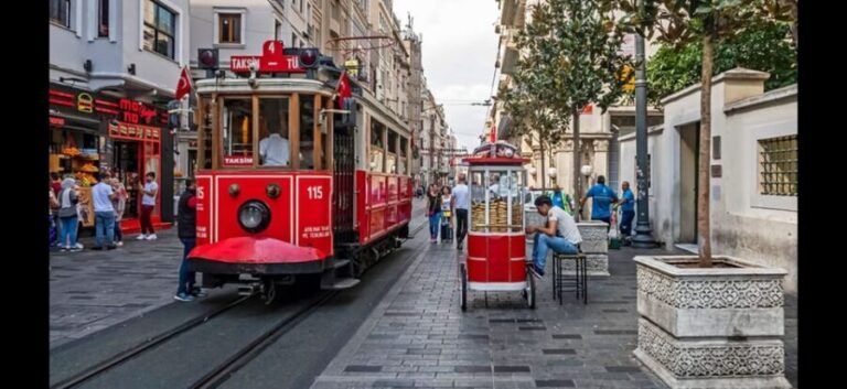 Istanbul: Taksim Square Tour with Tarot Reading - The Intimate Tarot Reading: Personal Reflection Break