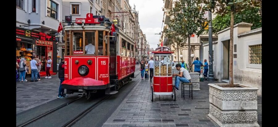 Istanbul: Taksim Square Tour with Tarot Reading - The Intimate Tarot Reading: Personal Reflection Break