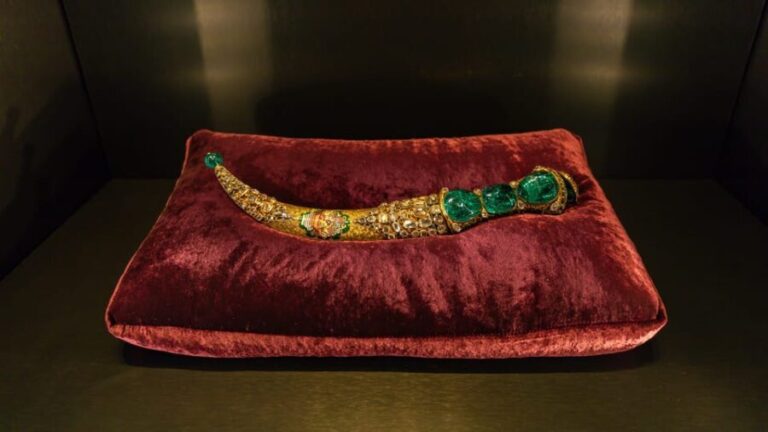 Istanbul: Topkapi Palace Tour with Skip the ticket lines - What Makes This Tour Stand Out