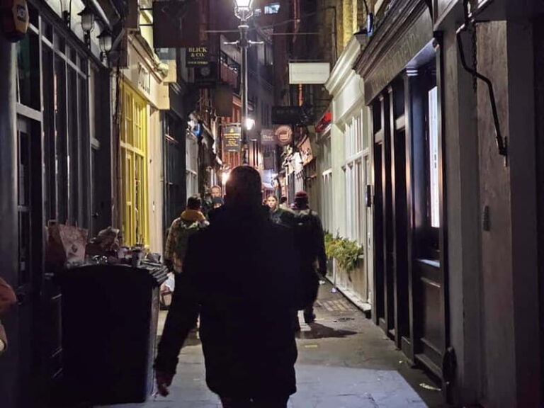 Jack the Ripper Walking Tour with Sinead (Seen on YouTube) - Why This Tour Stands Out