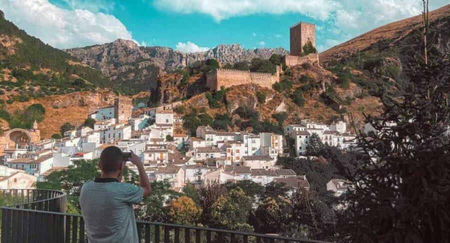 Jaén: Sierras de Cazorla, Segura, & Las Villas Hiking Tour - Breakdown of the Tour
