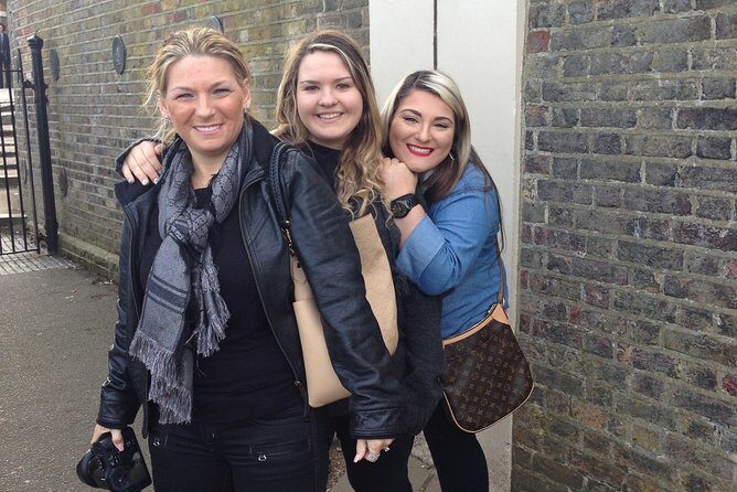 James Bond Ultimate Spy Taxi Tour - St. John’s Wood: From Film to Secret Bars
