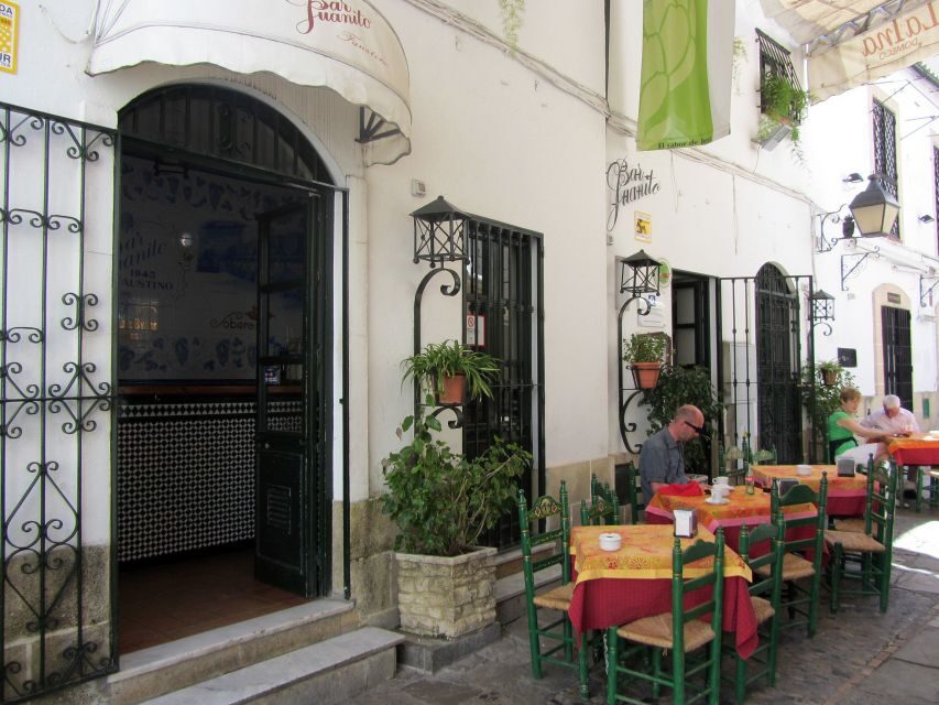 Jerez: Traditional Tapas Tour - The Heart of the Tour: Tapas and Sherry Pairings