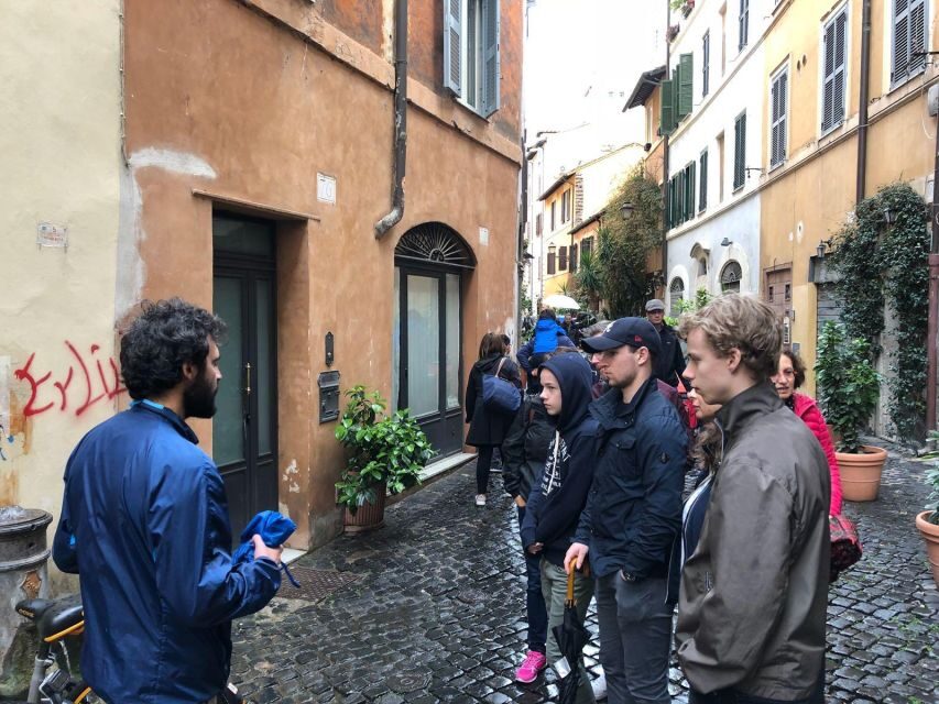 Jewish Ghetto Walk and its influence in the Roman cuisine - Starting Point: Gelateria Corona