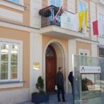 John Paul II Family House Museum & Wadowice Tour from Krakow - Transport and Group Size: Why It Matters
