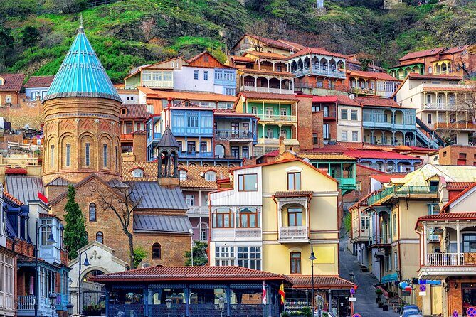 Join in group tour-transfer from Yerevan to Tbilisi or vice versa - Optional Food Break at Tsovagyugh Food Court