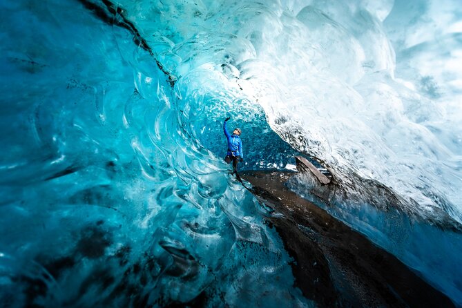 Jökulsárlón: Visit a Natural Blue Ice Cave - Exploring the Ice Cave Tour: What to Expect