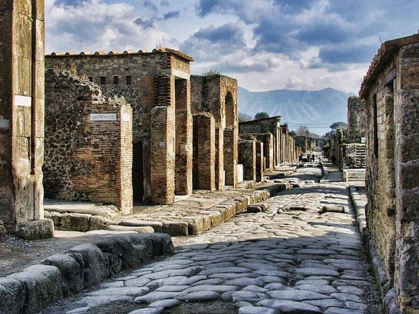 Journey Through Pompeii: History, Culture, and Preservation - Exploring Pompeii’s Highlights