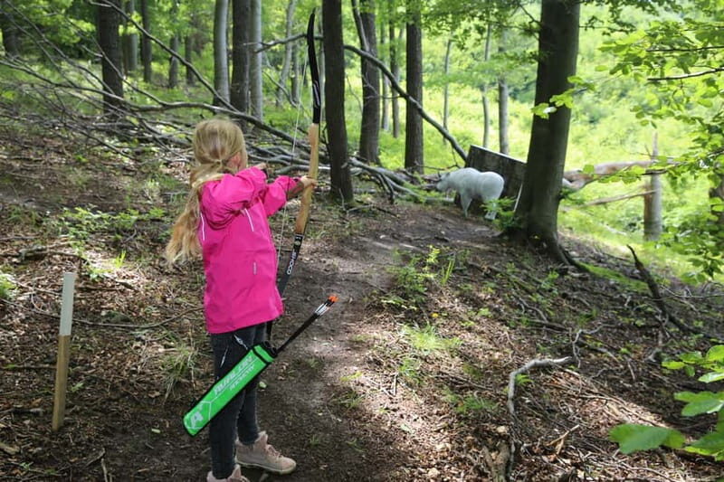Kahlenberg Vienna: 3D-Archery Park Entry-Ticket & Equipment - Equipment and Training