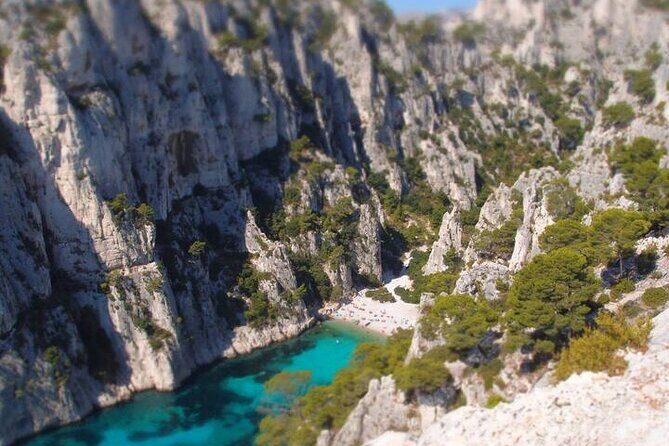 Kayak guided tour with a Local, Cassis Calanques National park - What’s Included in the Tour?