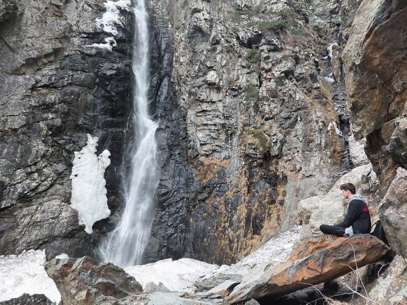 Kazbegi: Gveleti Waterfall Guided Hike - Experience Breakdown: What to Expect