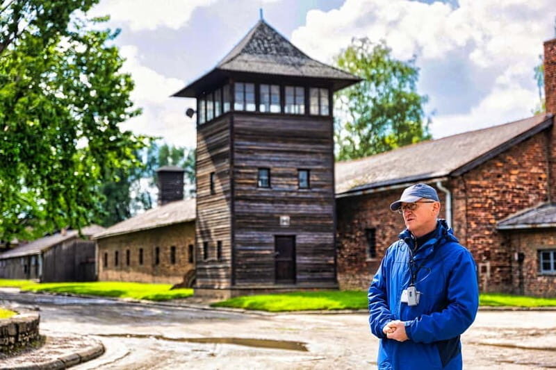 Krakow: Auschwitz-Birkenau Tour with Transport + shuttle bus - The Guide to a Moving, Well-Organized Experience