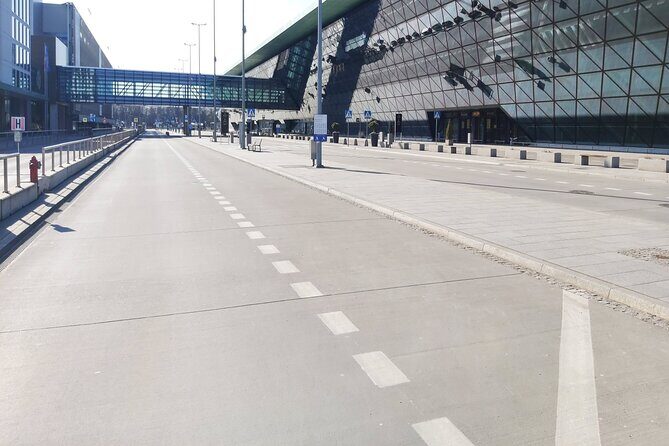 Kraków Balice Airport Transfer: Private One Way - FAQ
